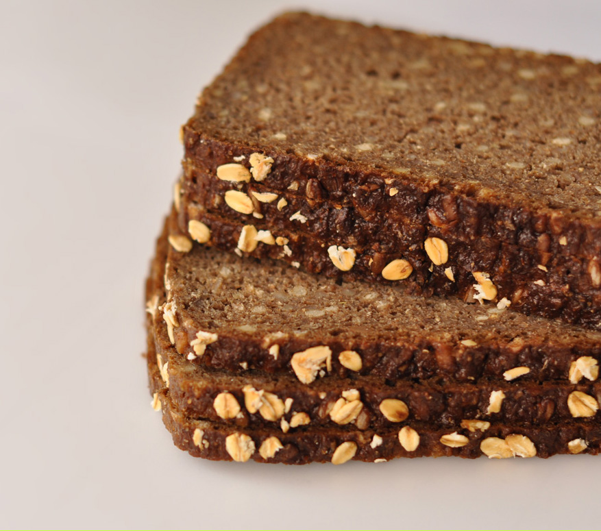 Echantillon de monde: Manger son pain noir