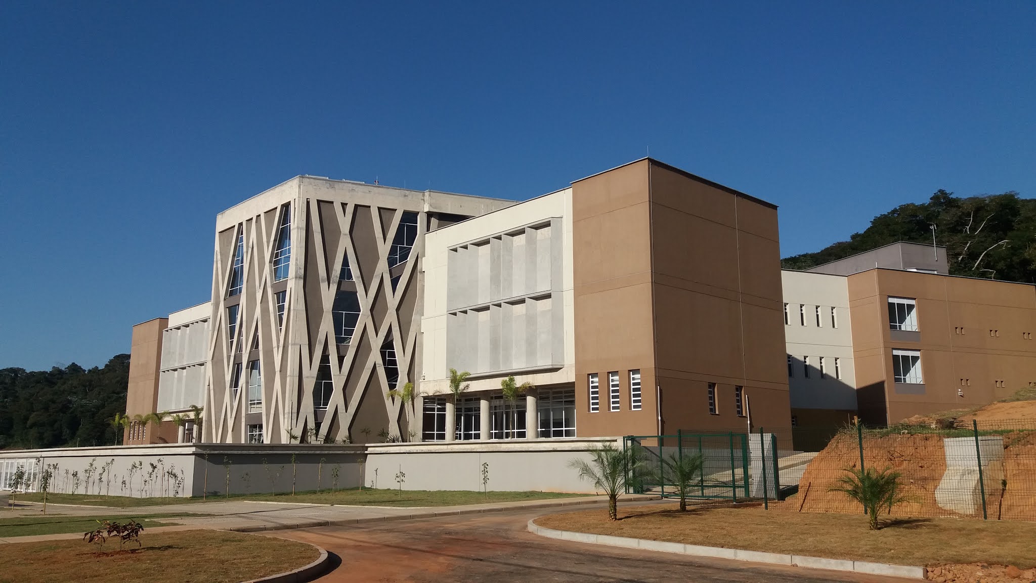 Por amor às cidades: UFV: SEDE INAUGURADA
