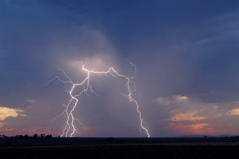 Increíbles rayo luminoso fotografiados por Michael Bath - Artemodern