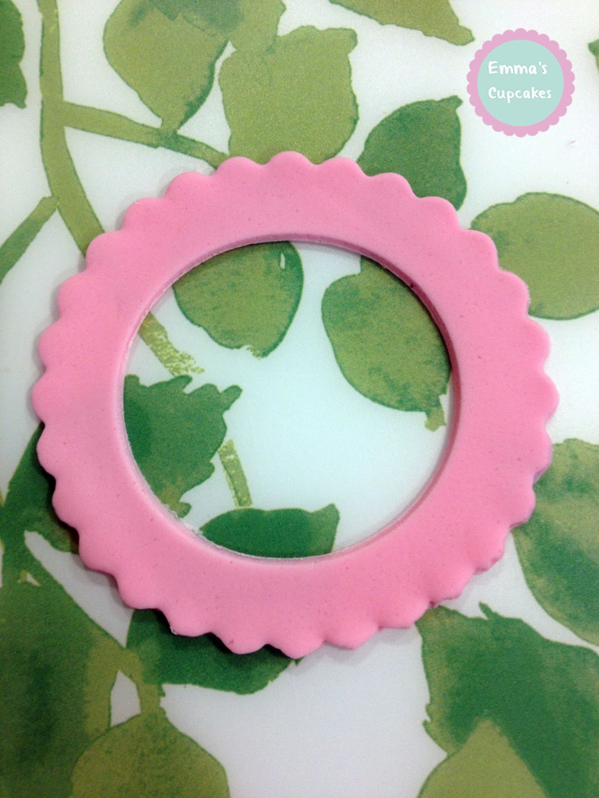 Emma's Cupcakes: Tutorial: Rosas con Fondant