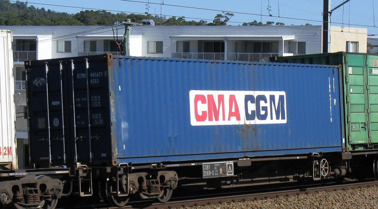 rusted2therails: 40ft containers