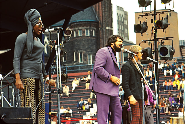 Wonderful Color Photographs of the Toronto Pop Festival, June 1969 ...