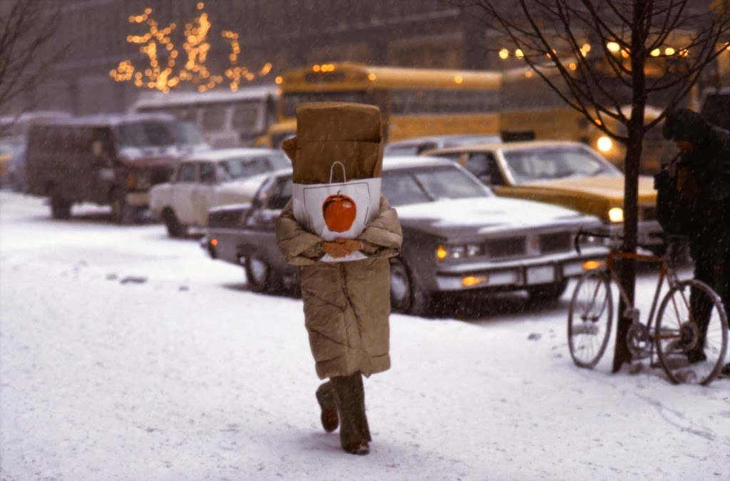 36 Amazing Photographs That Capture Daily Life in New York City in the ...