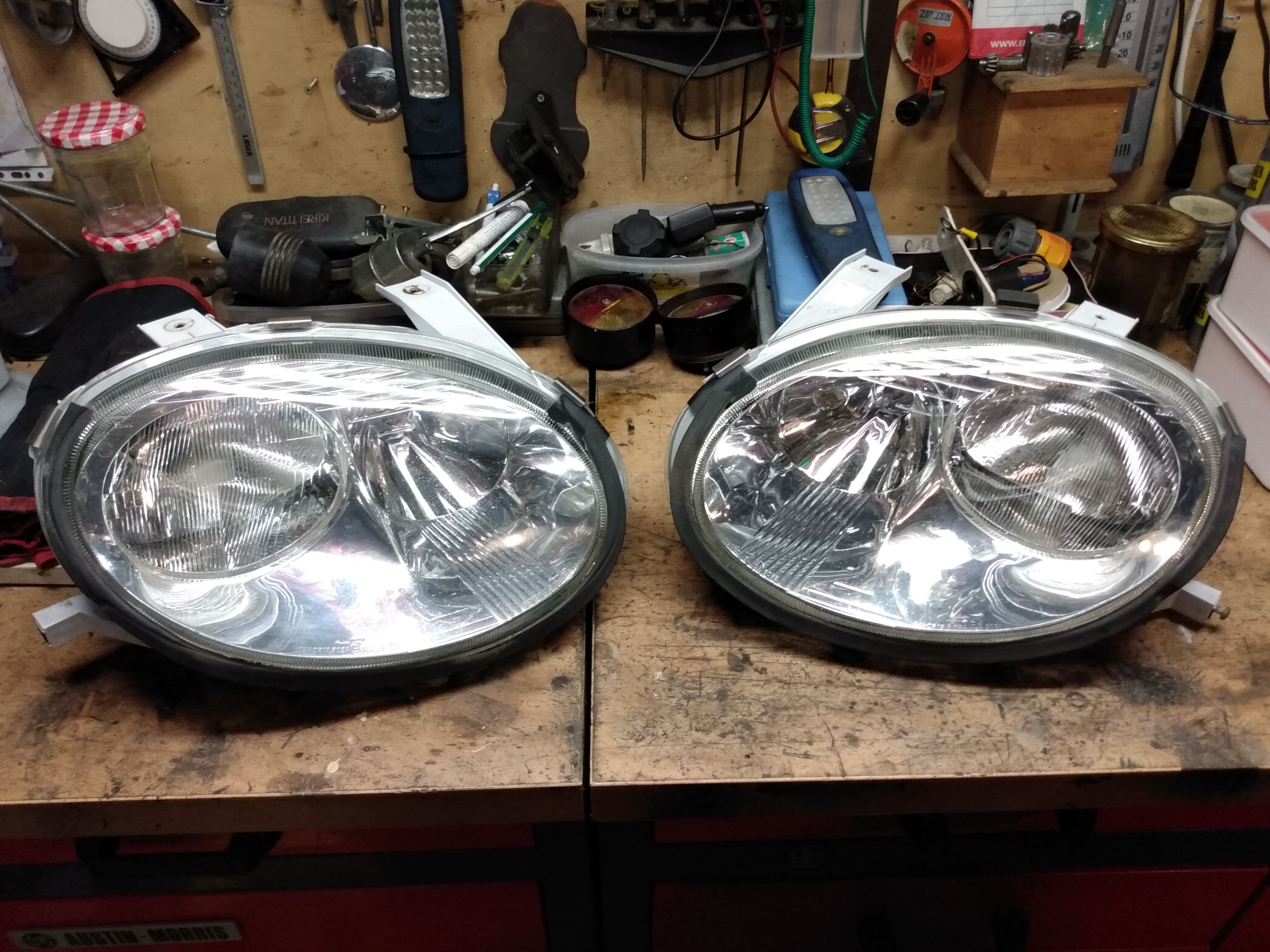 RustyDaytrips.nl: MGF Headlight swap: a set of new Bifocals