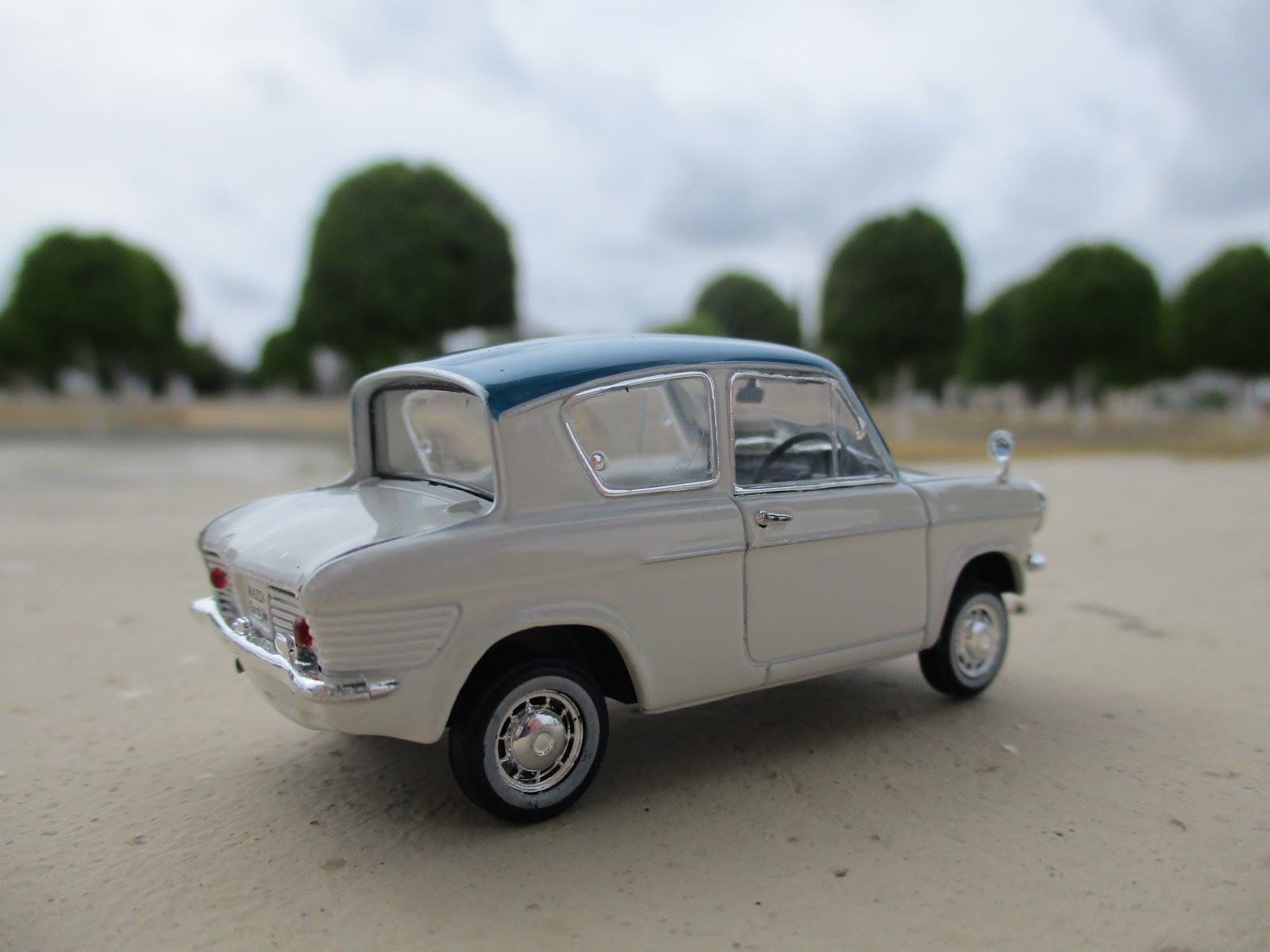 El Garaje Algabeño: Mazda Carol P360 de NOREV