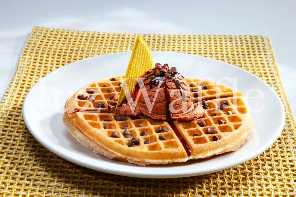 JUZ Waffle Cafe: sweet waffle & savoury waffle 香脆松饼 (vitamin B+)
