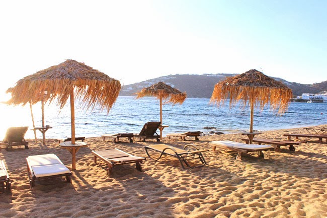 Paraga beach & Psarou beach (Mykonos) | GLAM FAB HAPPY