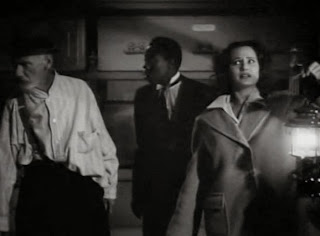 Another Old Movie Blog: The Smiling Ghost - 1941