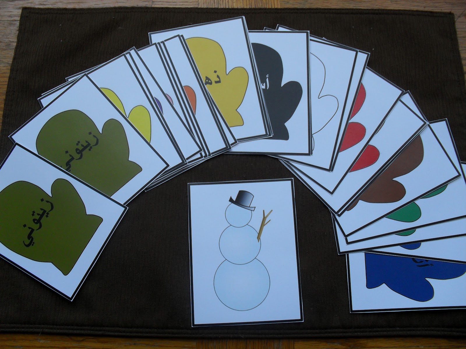 A Muslim Child is Born: Winter Game: Arabic Colours Go-Fish