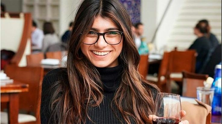 Mia Khalifa Wiki Age Boyfriend Family Biography 2021 Zohal Images Mia Khalifa Wiki Age Boyfriend Family Biography 2021 Zohal Images