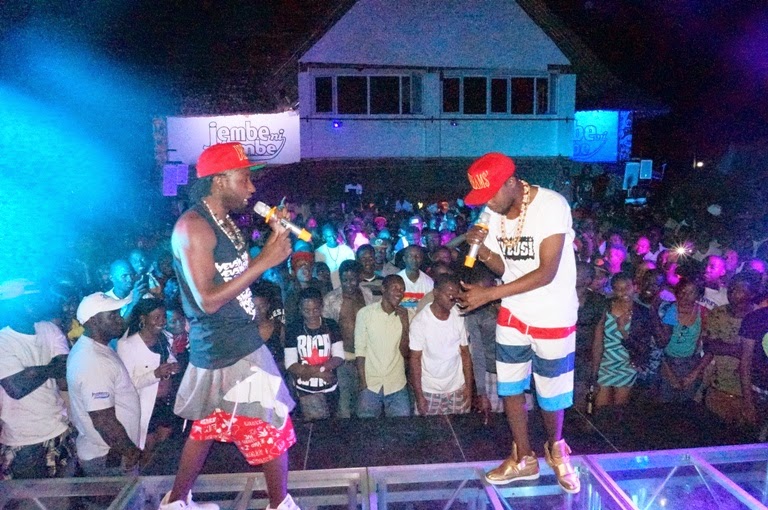 WEUSI & SHETA WALIVYO CHANGAMSHA WAPENZI WA BURUDANI CLUB JEMBE MWANZA ...