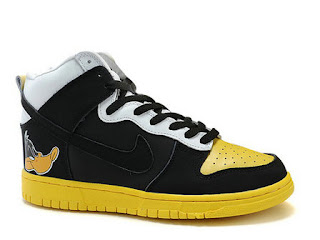 Nike SB Dunk Cartoon Shoes : Black Custom Nike Shoes Daffy Duck SB Dunk ...