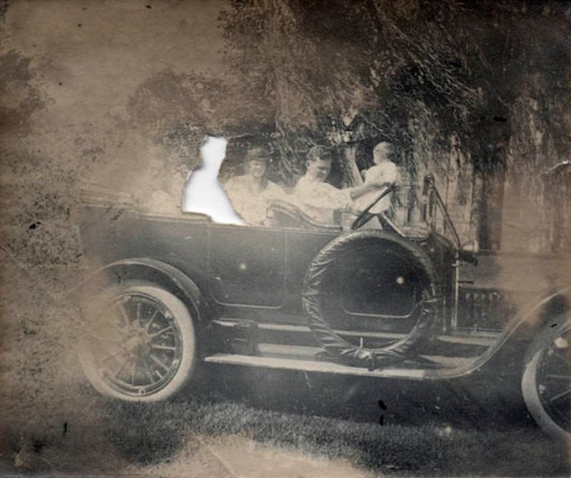 Cut or Locket? 25 Strange and Creepy Defaced Snapshots From the Mid ...