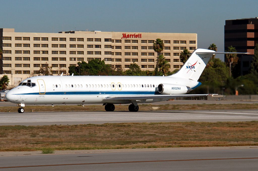 Aero Pacific Flightlines: NASA DC-9-33F makes another visit to Long ...
