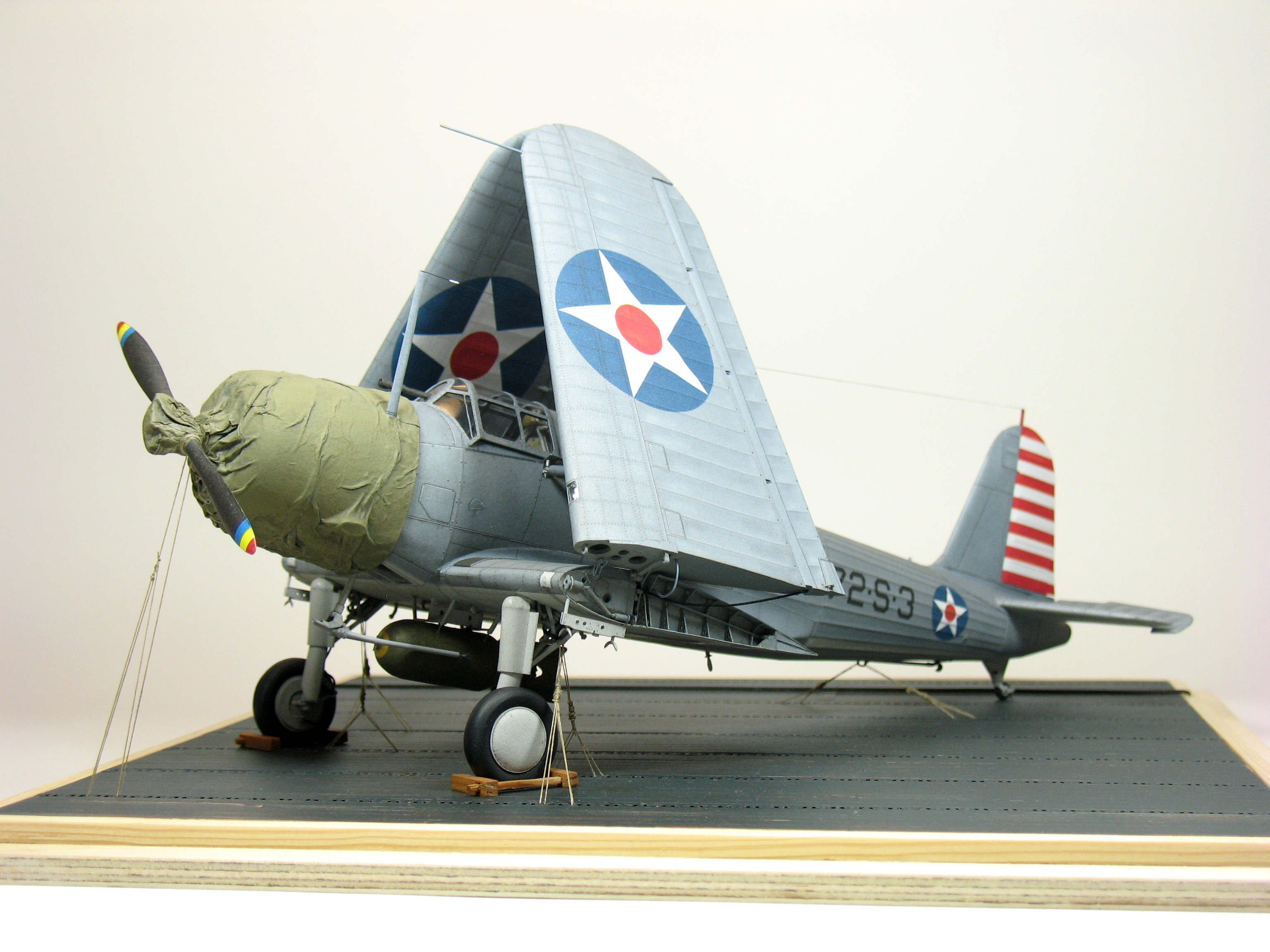 Vought SB2U-2 Vindicator (Kartonowa Kolekcja 1/33) - PaperModelers.com