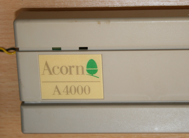 ACorn : faire du RétroComputing autrement - ACorn A4000 - MCHobby - Le Blog