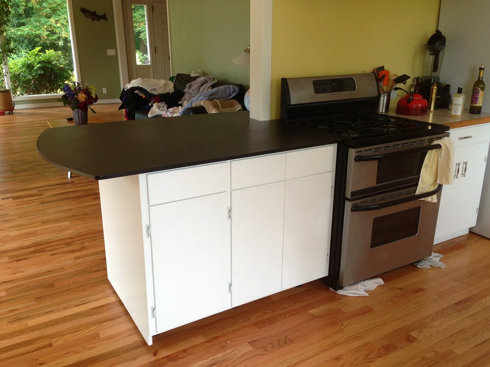 Mathew Isaac's Woodworks: Kitchen peninsula/bar