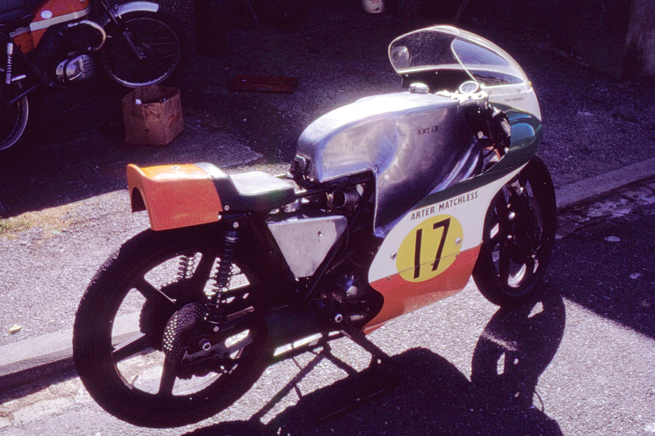 The Velobanjogent: Some more scanned slides and negatives from 1974-75 ...