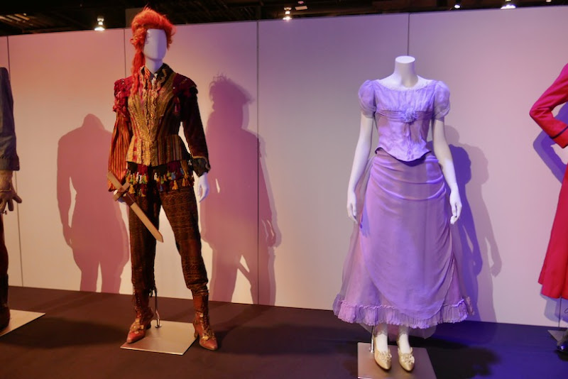 Hollywood Movie Costumes and Props: July 2020 Original film costumes ...