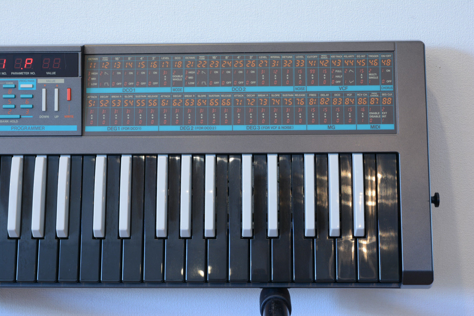 MATRIXSYNTH: Reverse Keys Korg Poly-800 Synthesizer SN 046350 w ...