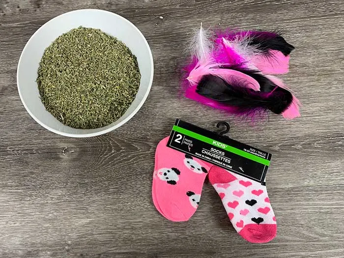 Homemade Catnip Toy - Easy DIY Toy for Cats - Koti Beth