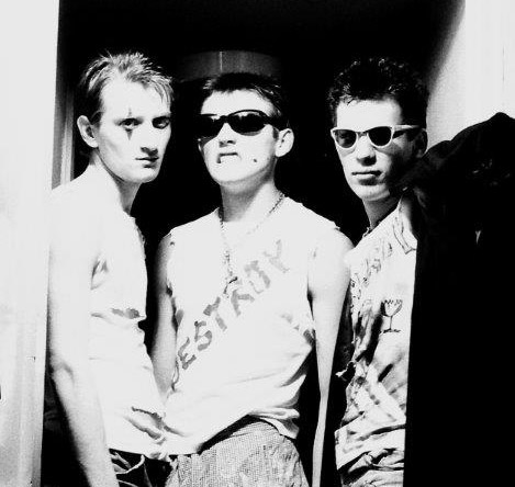 OLD, WEAK BUT ALWAYS A WANKER - THE PUNK YEARS: PARAF - Prekinuti ...