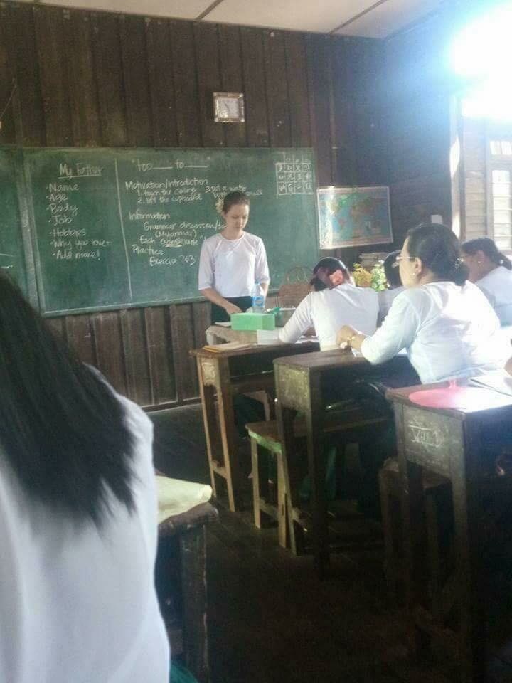 Hla Oo's Blog: American Teachers In Burma: Peace Corps Volunteers