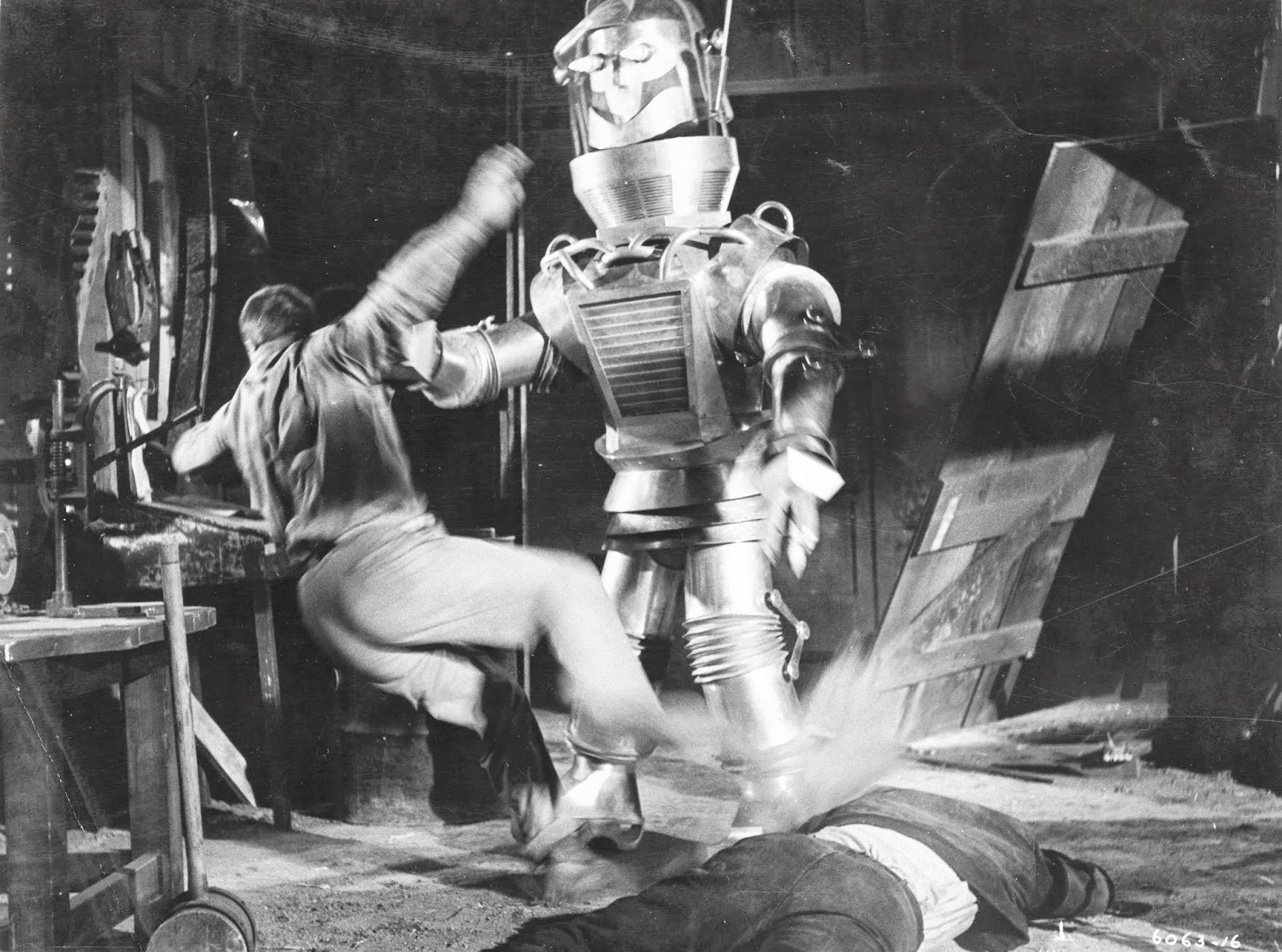 The Day Hollywood Stood Still: Gort vs TOBOR: We take a look at 50s ...