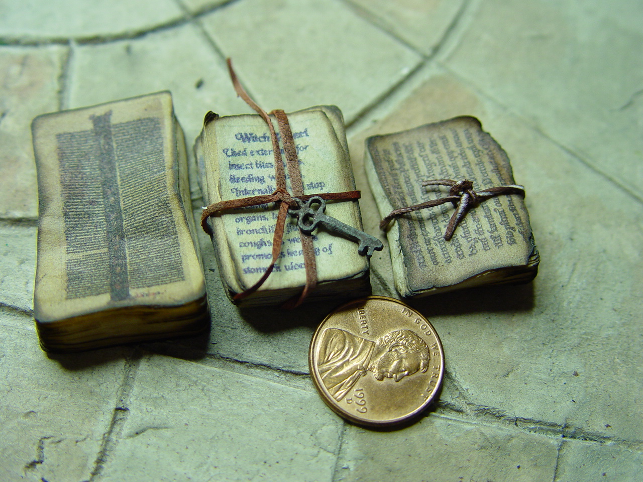 EV Miniatures: Scrolls and Paper bundles