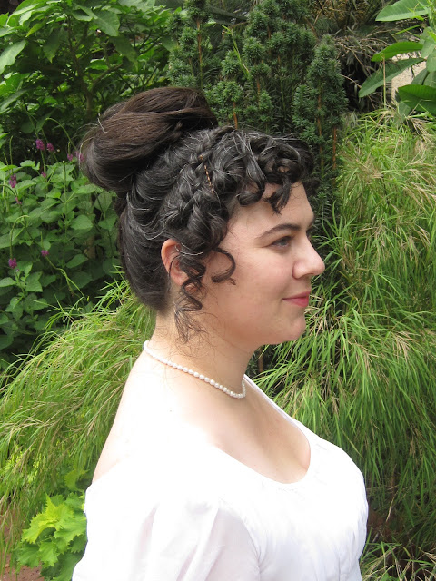 Dames a la Mode: A successful regency hairstyle