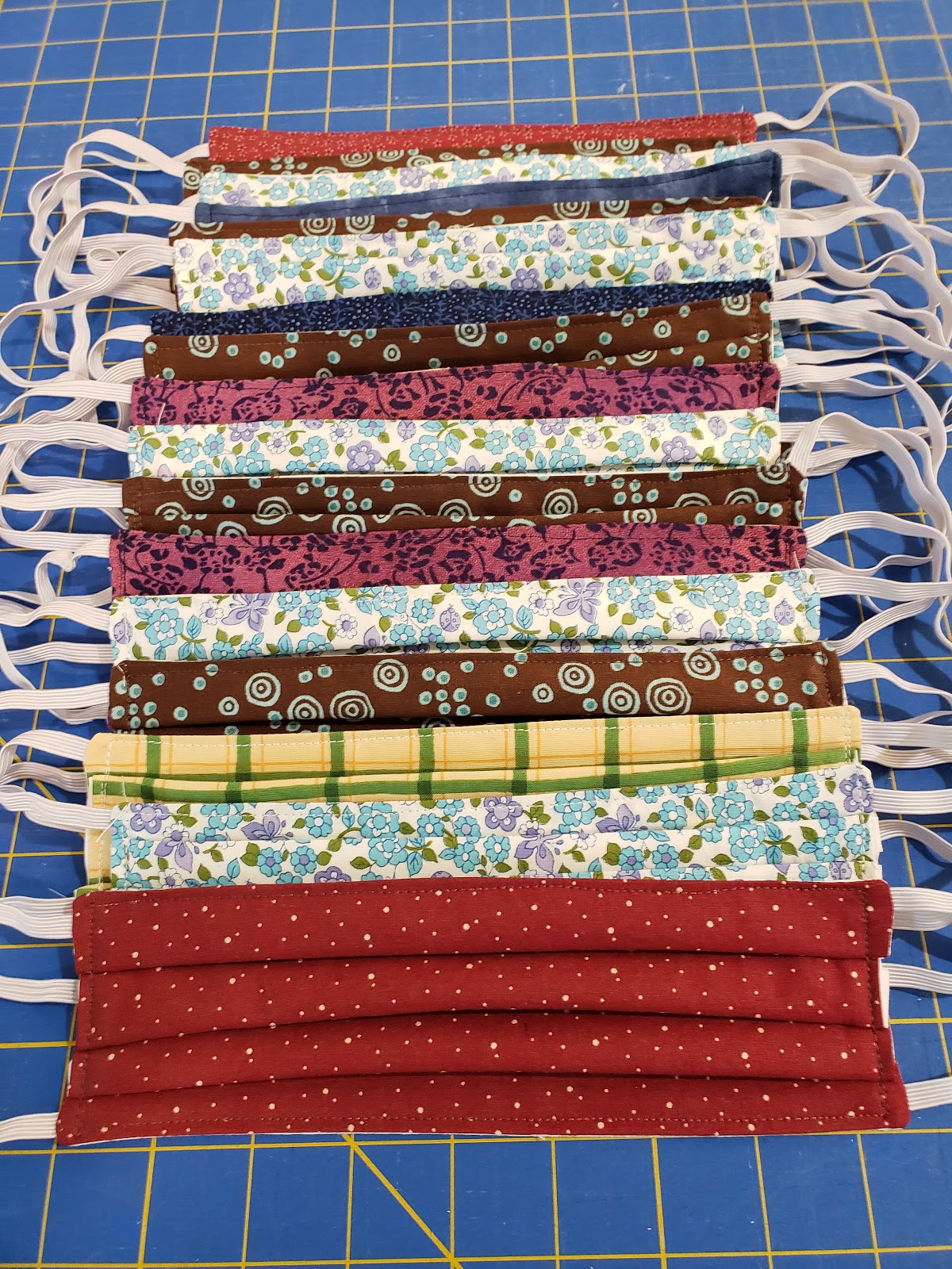 My Patchwork Quilt: DAY 49 - HOW TO MAKE FACE MASKS