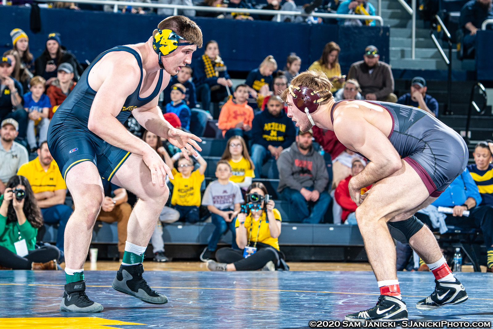 Finished by pin: Wrestling photoset 196