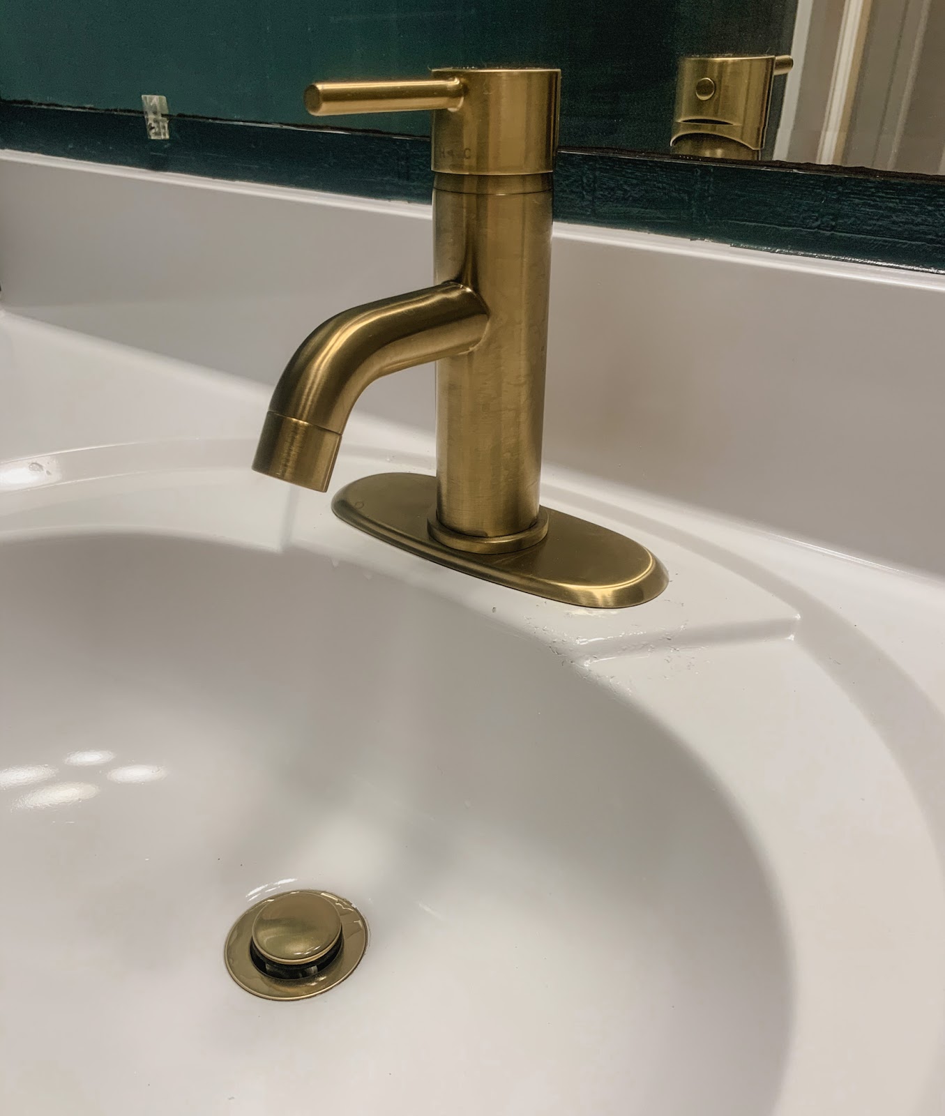One Room Challenge | How to Remove an Outdated Faucet and Sink Drain