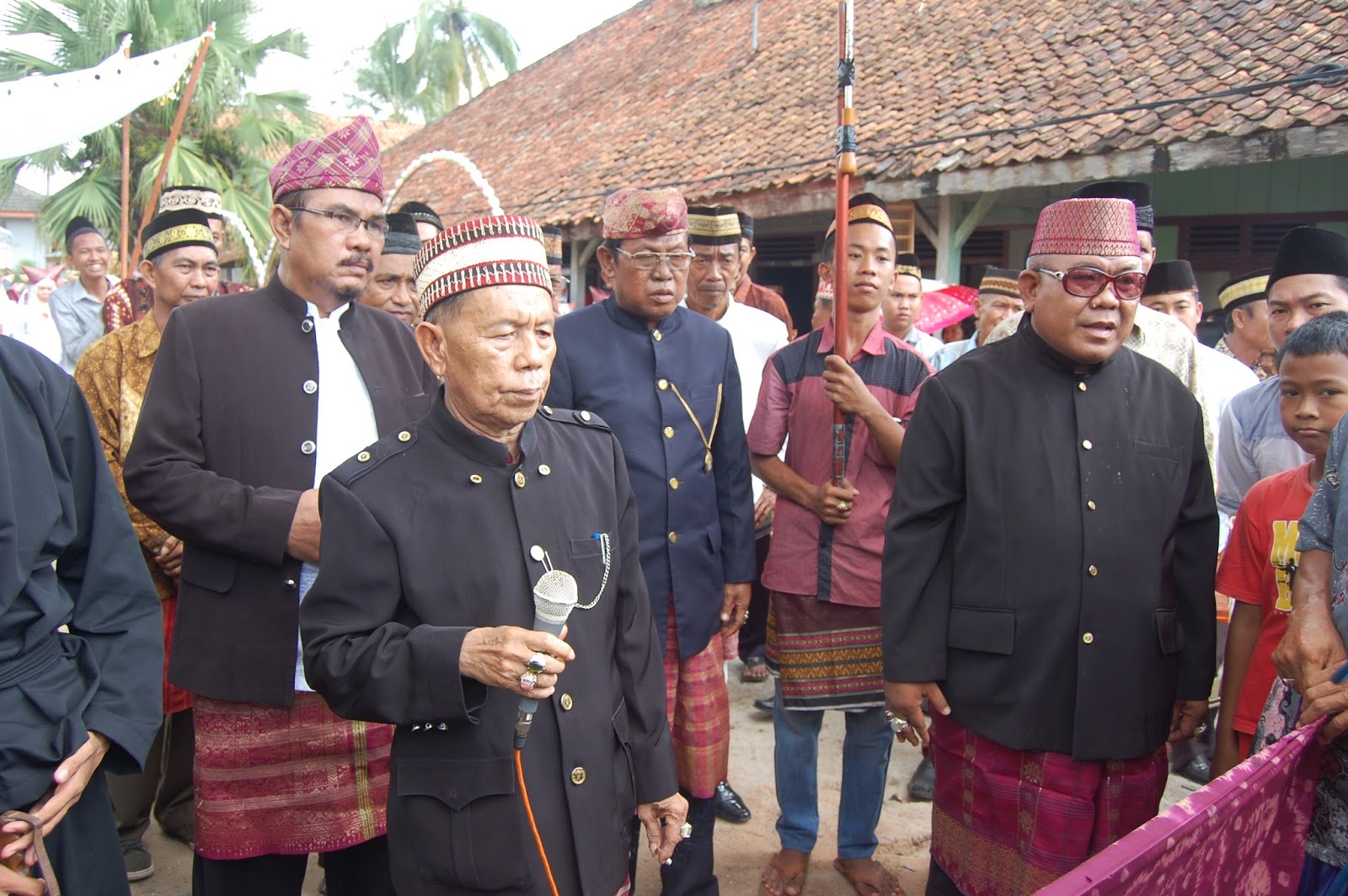 Rovel Rinaldi Buay Semenguk : SEBATANAGAN GAWI LAMPUNG SUNGKAI BUNGA MAYANG