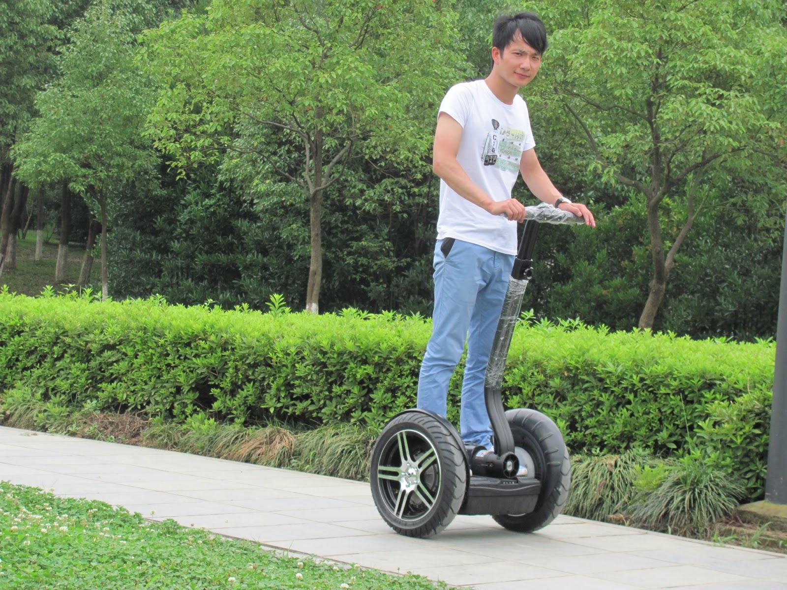 monowheel-merlot commerce