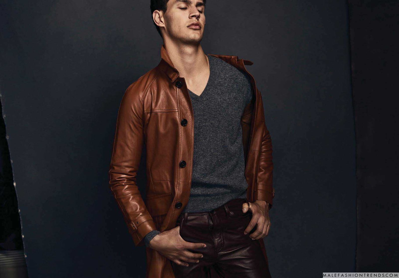 Matthew Rojas se enfunda en una segunda piel para Ocean Drive Magazine