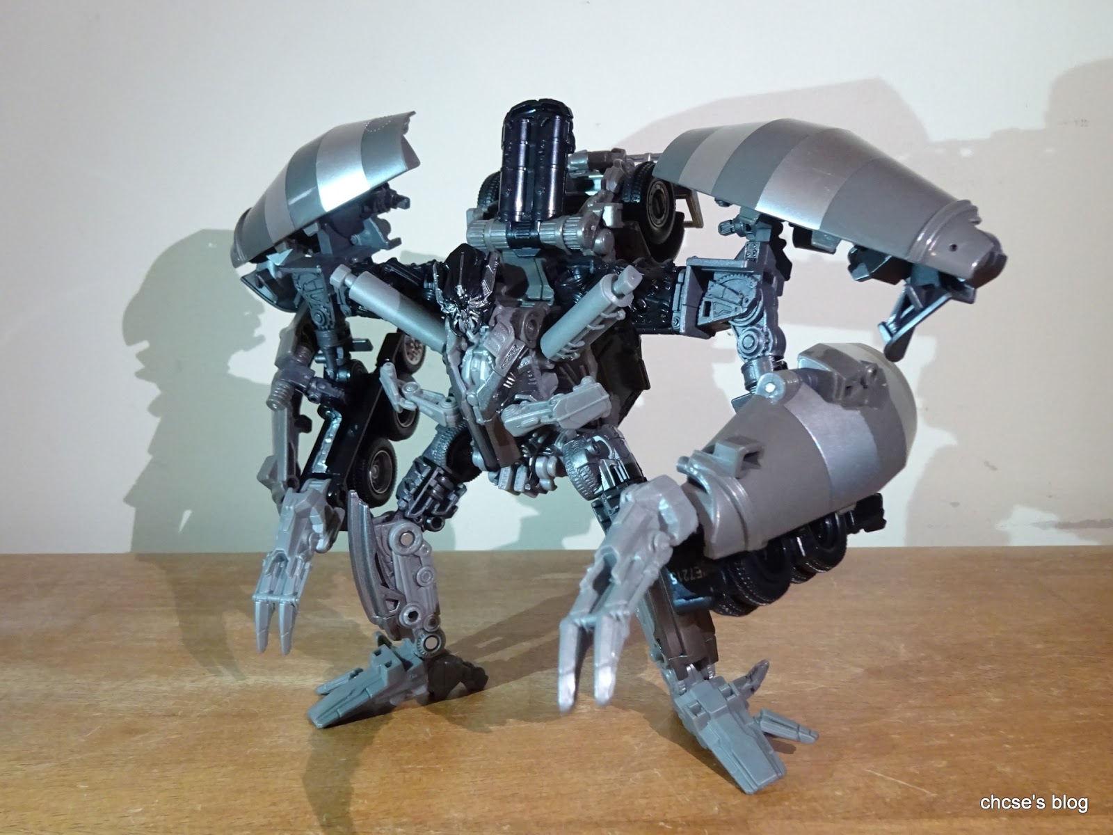 ChCse's blog: Toy Review: Transformers Generations Studio Series ...