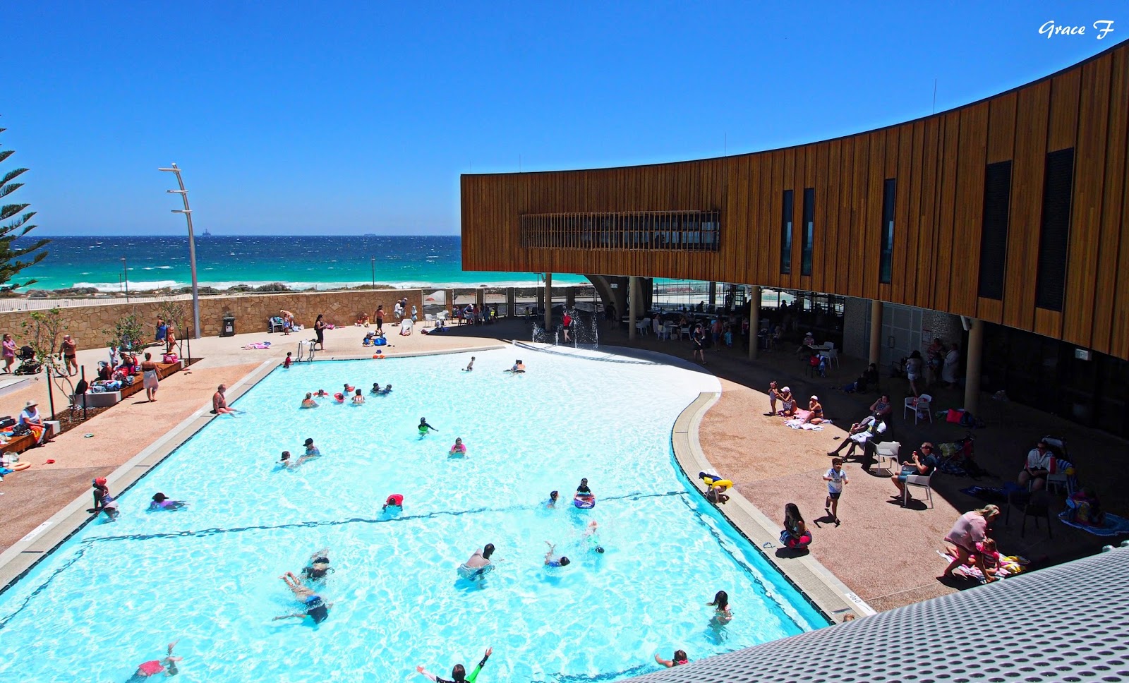 Perth Daily Photo : Scarborough Beach swimming pool..