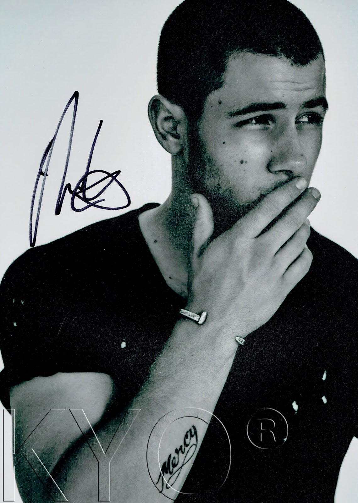 Chris Autographs: Nick Jonas