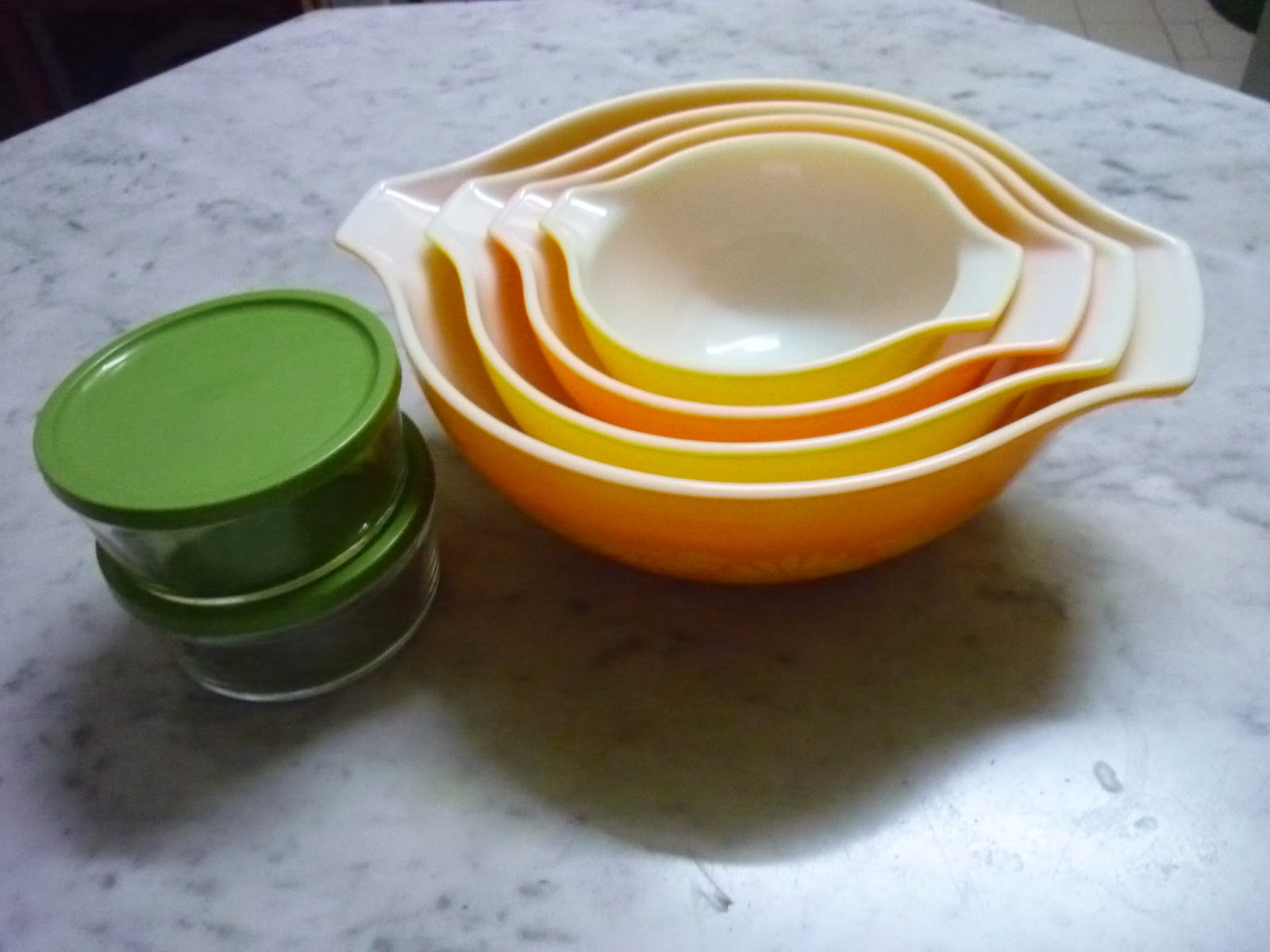 Mama's Heritage: pyrex set of 4 yellow