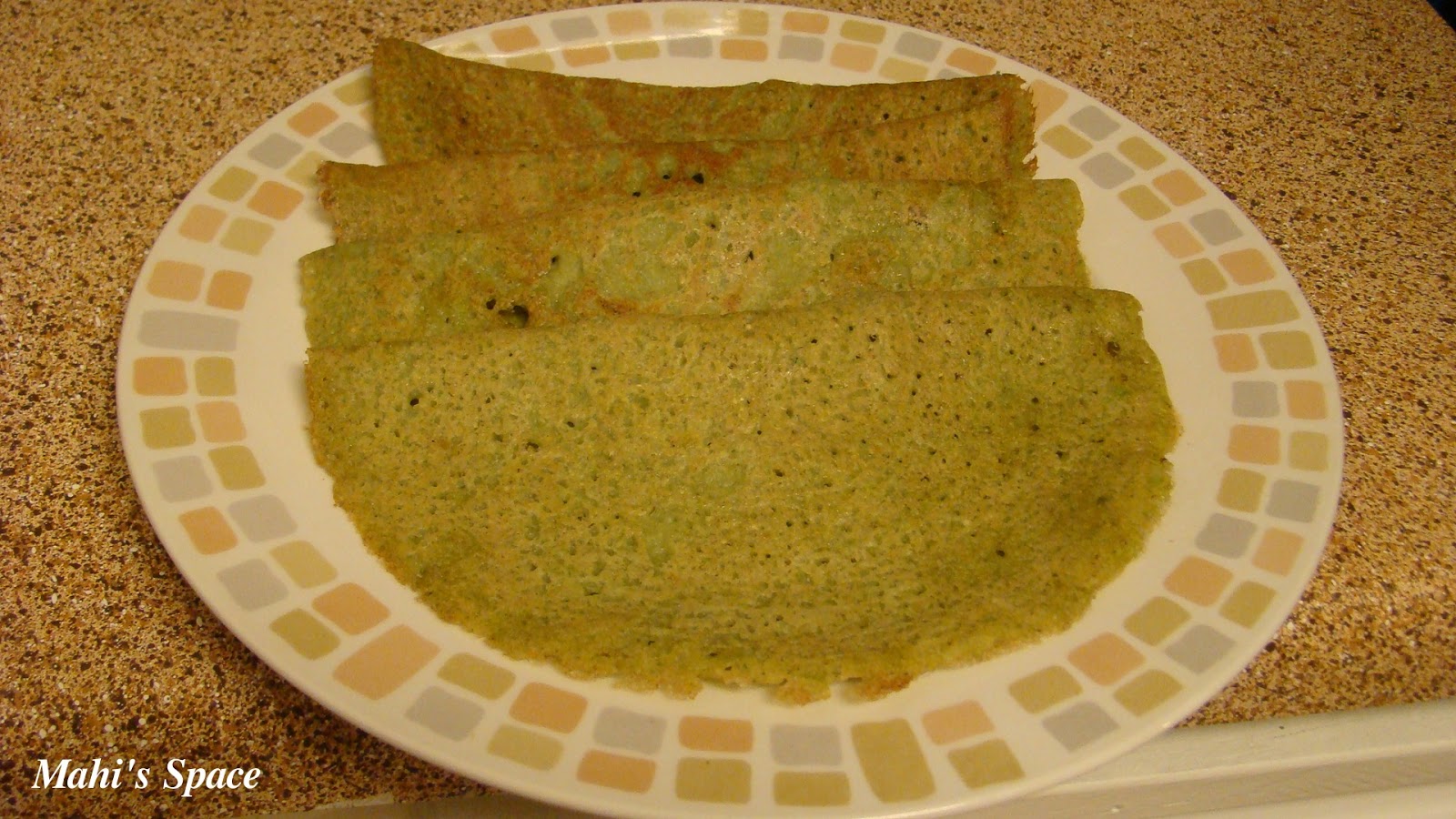 Moong dal Dosai / Pachai payaru dosai / Pesarattu ~ Mahi's Kitchen