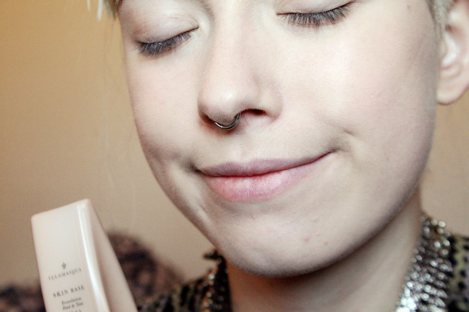 punk-puke: Dark Brows Dark Eyes Dark Lips Makeup Tutorial