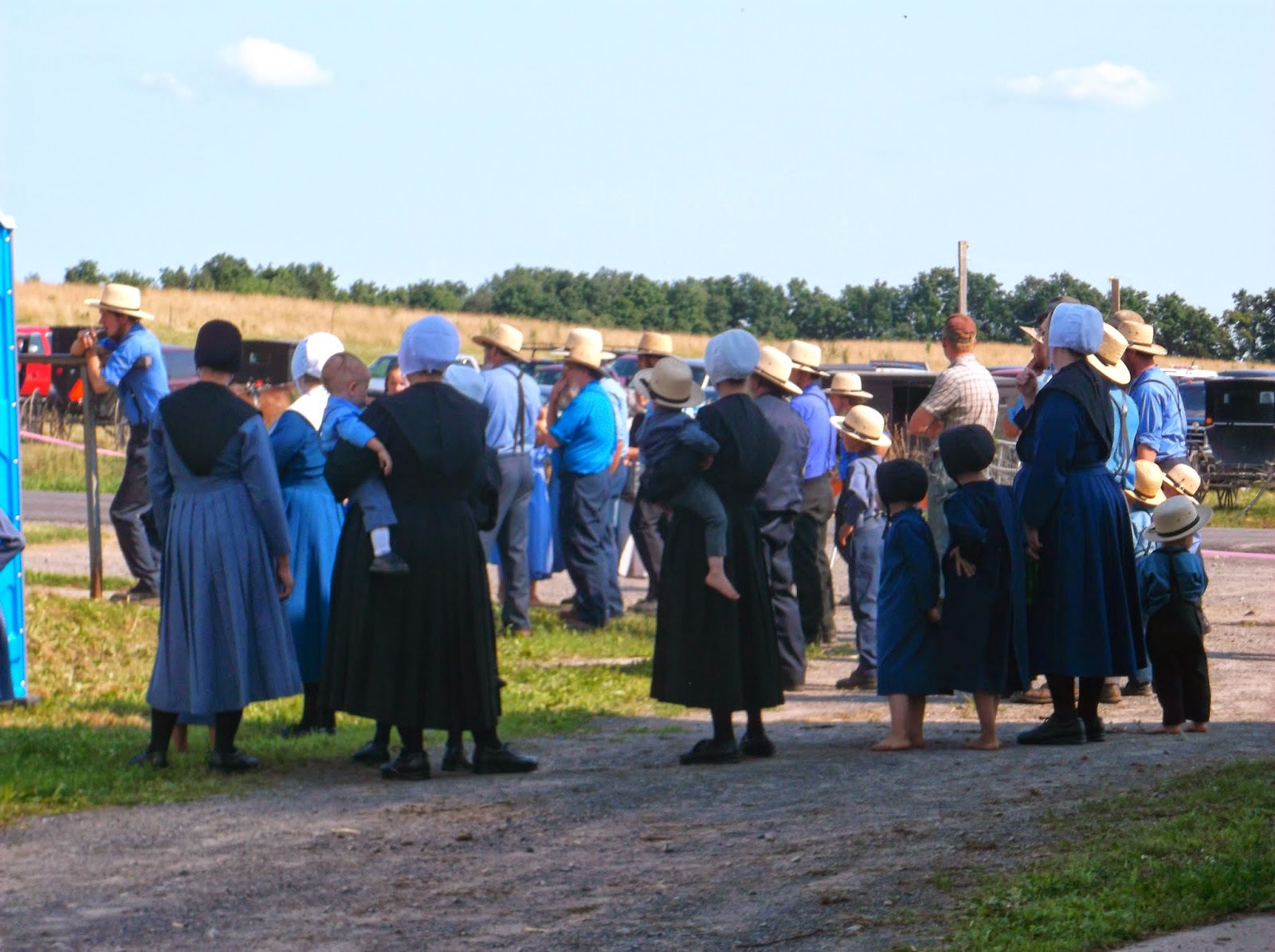 New York State of Mind: AMISH PEOPLE, BUGGIES AND ENGLISHERS CARS AT ...