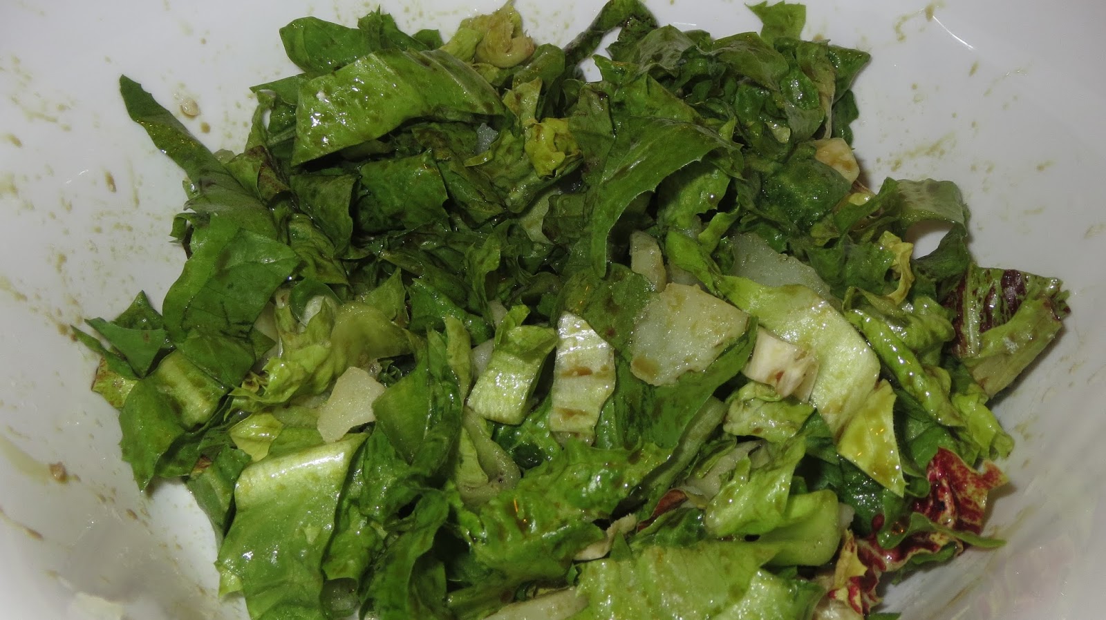 Kosila za vsak dan: Losos v smetanovi omaki, valvice in popečena bučka