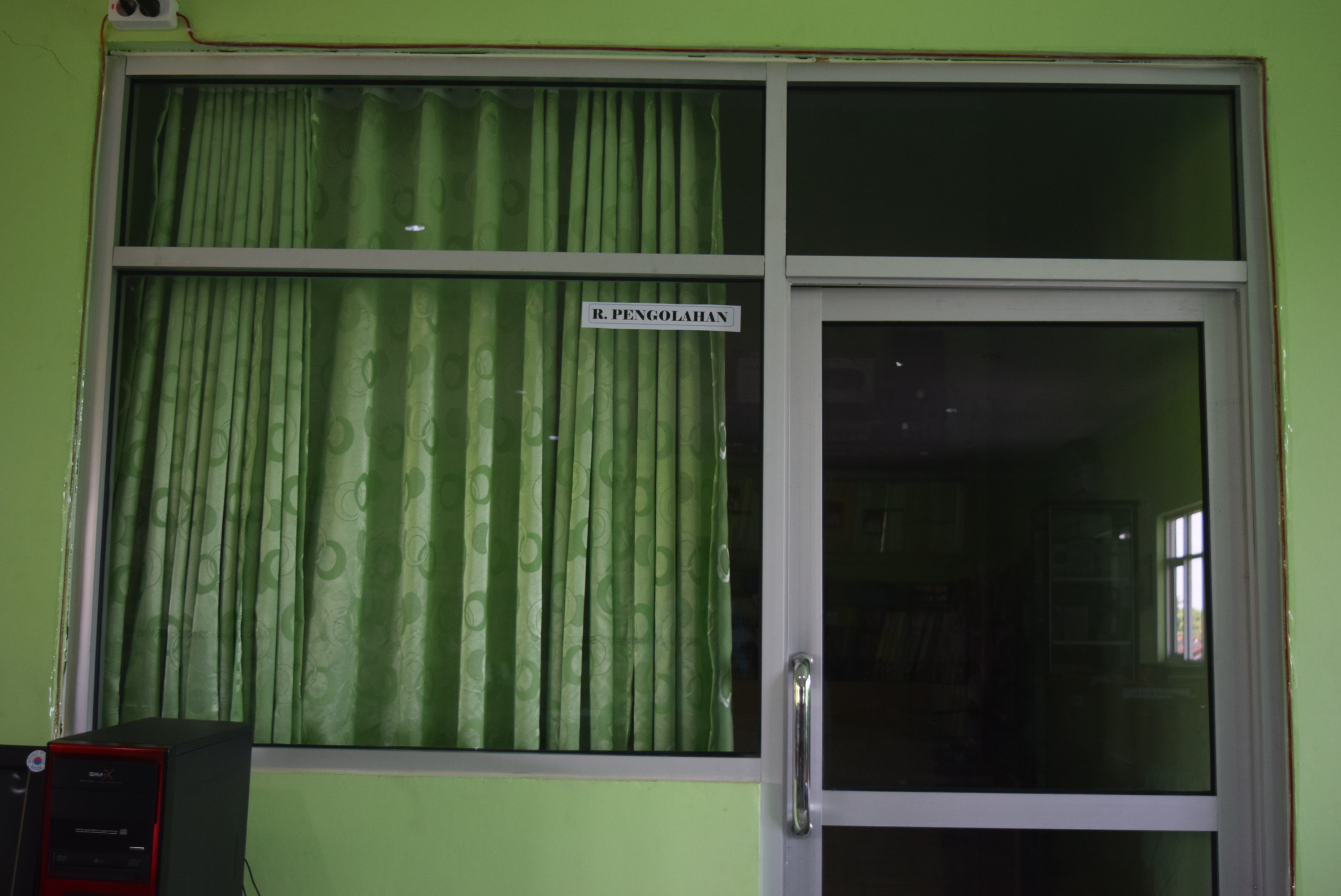 FOTO SARPRAS PERPUS - PERPUSTAKAAN PERINTIS