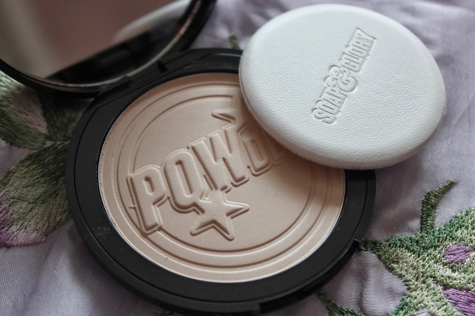 REVIEW: Soap And Glory One Heck Of A Blot Super Translucent Mattifying ...