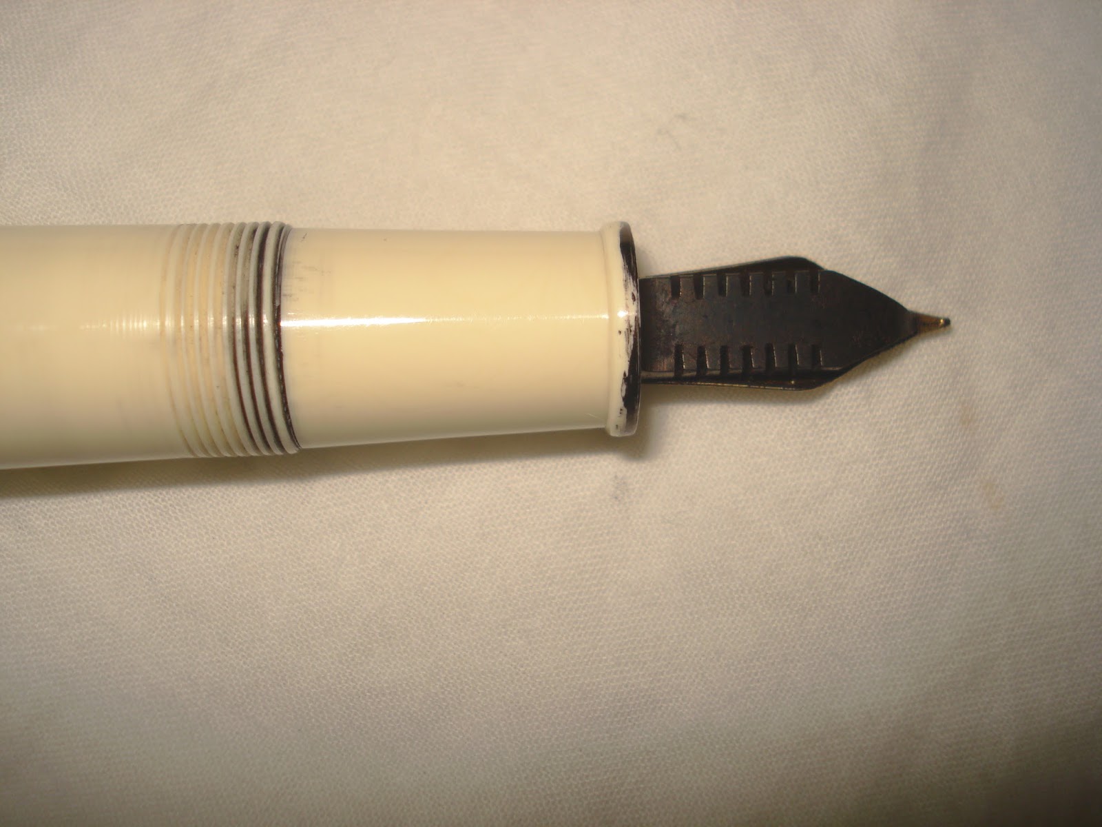 jaisiri: The GAMA Ivory Fountain Pen