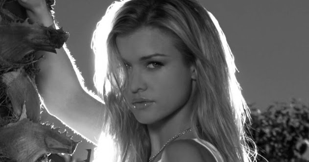 Diogenes' Middle Finger: Your Wednesday Facts and Chicks