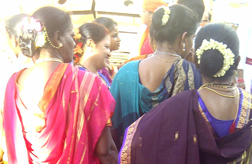 Welcome to Mumbai..!: Maharashtrian Women of Mumbai