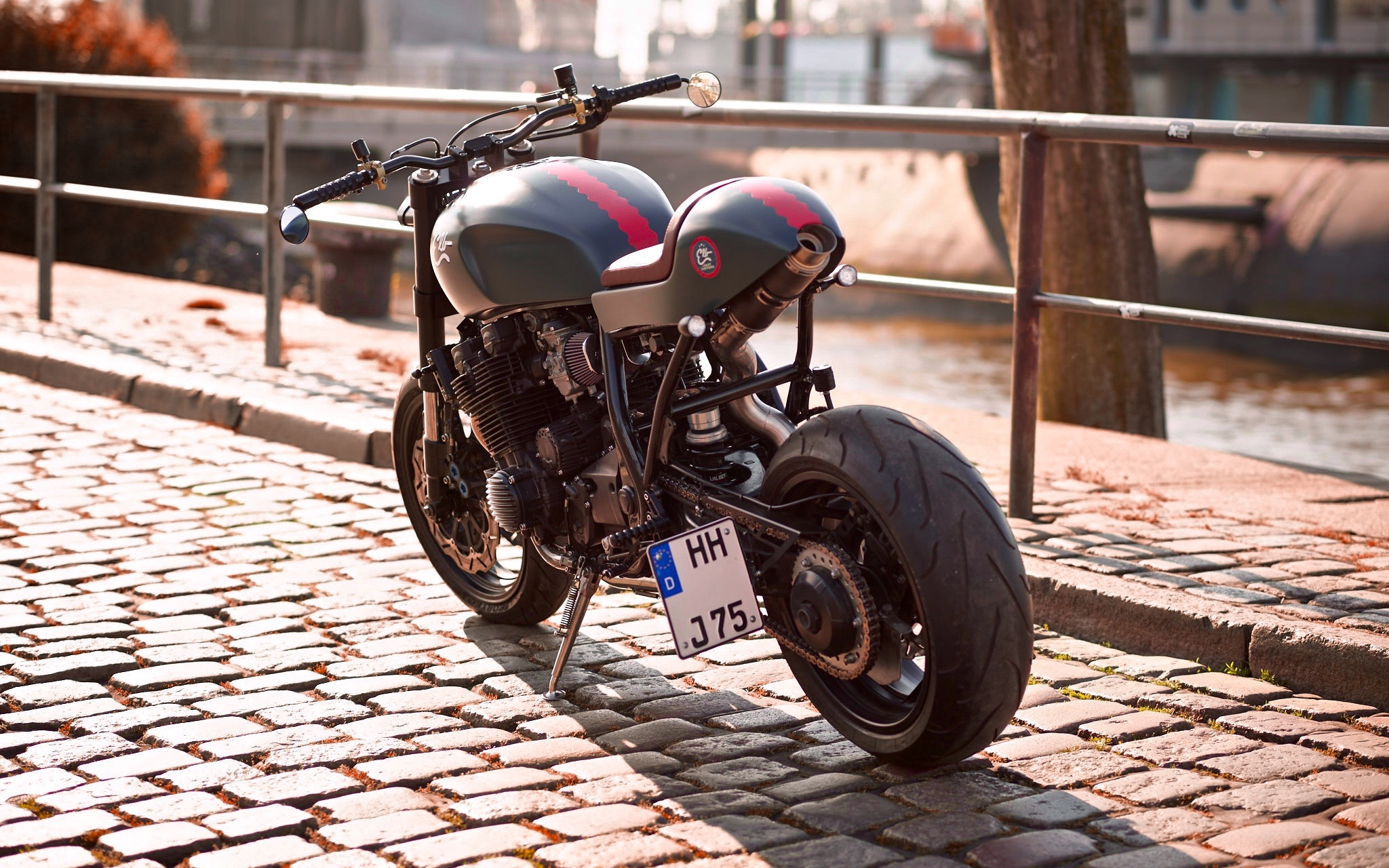 Readers rides: Elb Customs XJR - Inazuma café racer